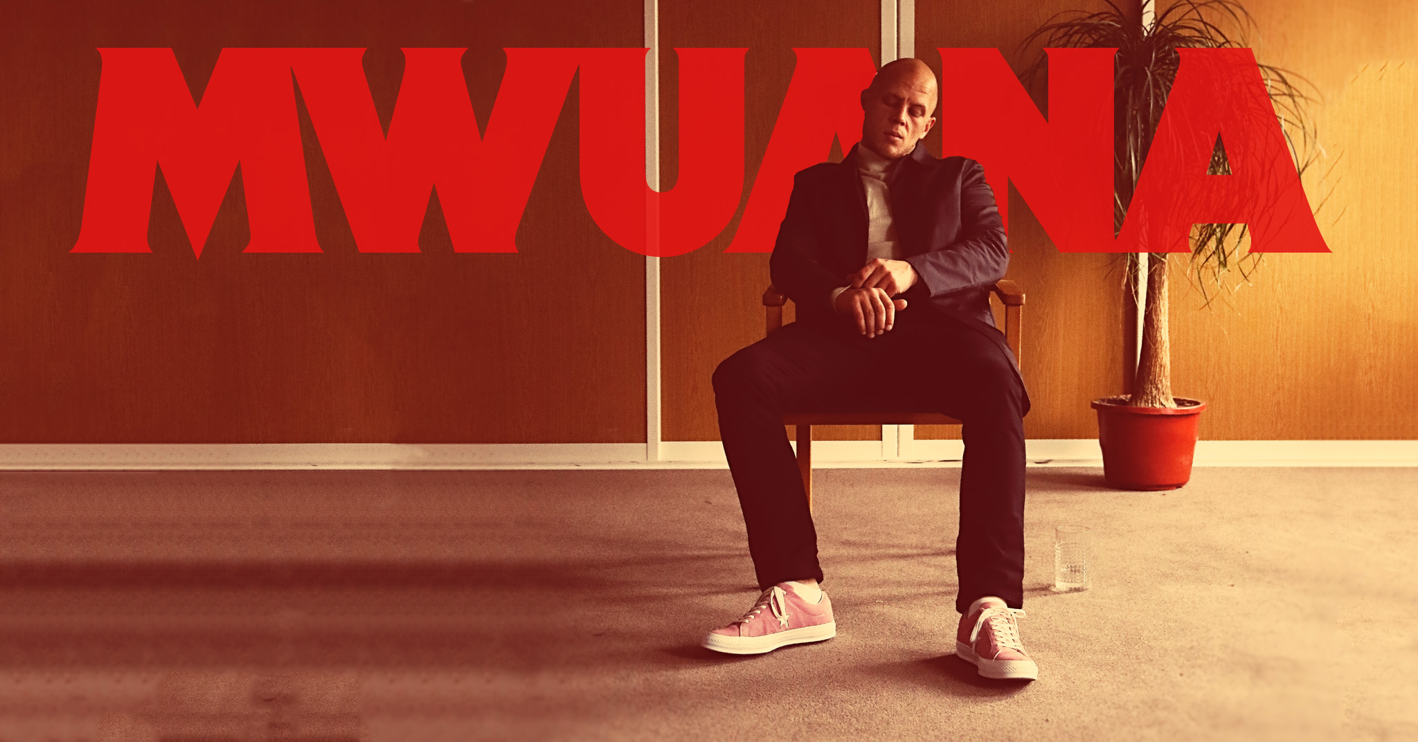 Se Mwuanas video för "Switch" från debutalbumet "Triller" - Dopest