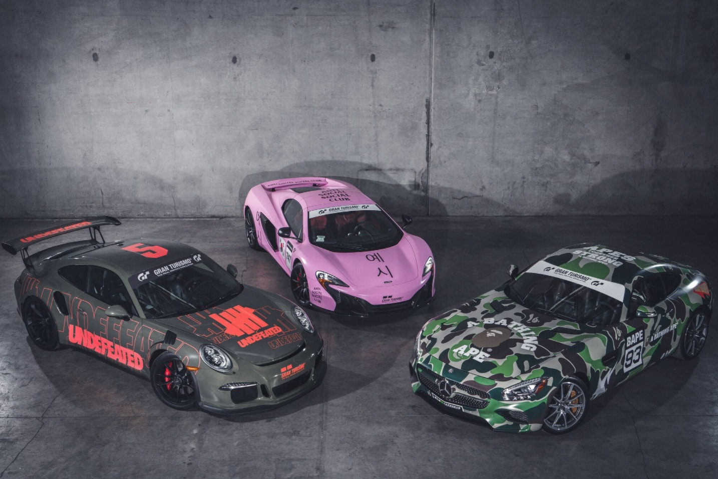 Spana in BAPE, UNDEFEATED och ASSC x Gran Turismo bilarna - Dopest