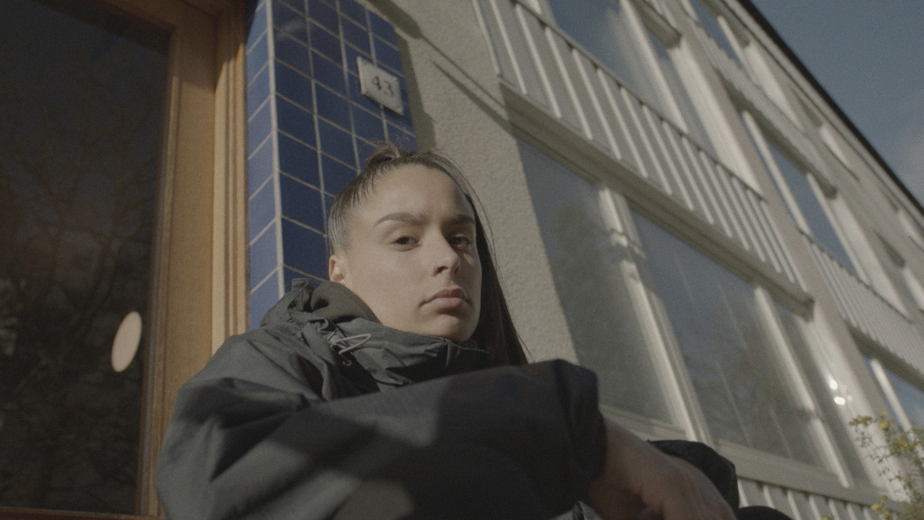 Kvalitét när Jelassi gör entré med "Port 43" - Dopest