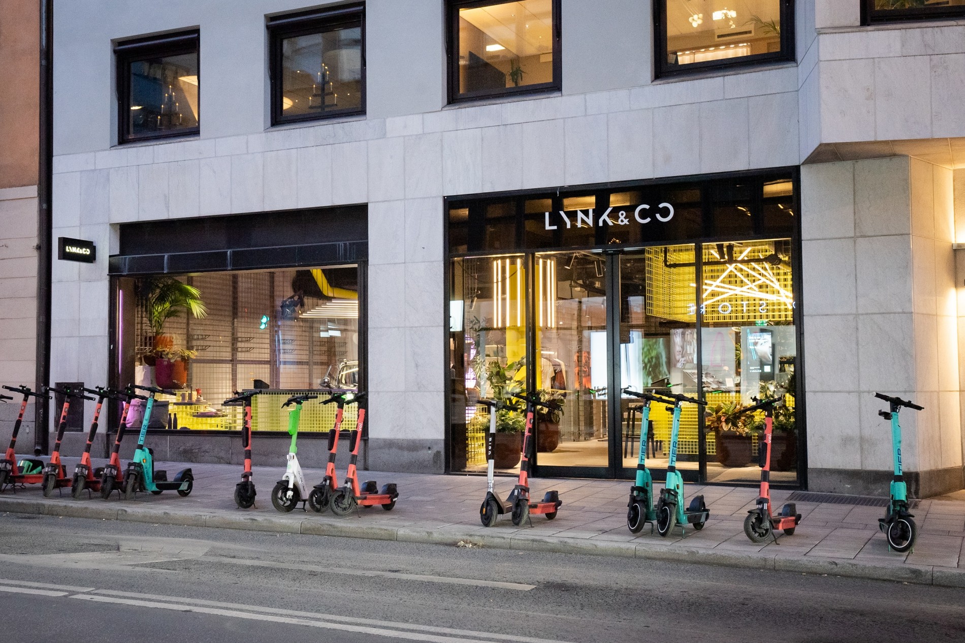 Lynk & Co öppnar i Stockholm - besök deras klubb i Bibliotekstan - Dopest