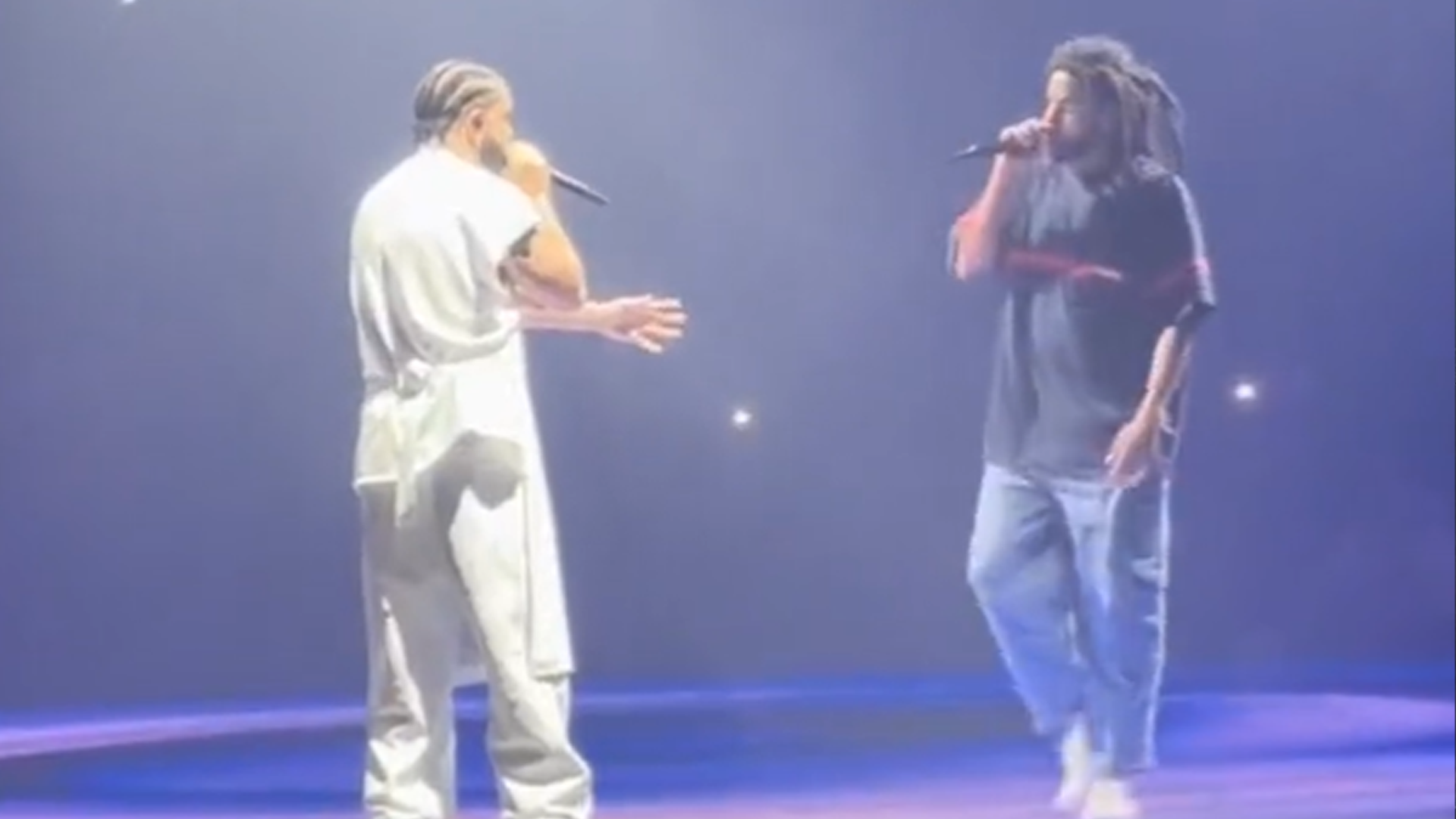 Drake och J. Cole teasar samarbete under konsert - Dopest