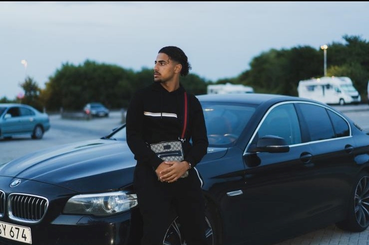 Moné solo-debuterar med "Jappare" - Dopest