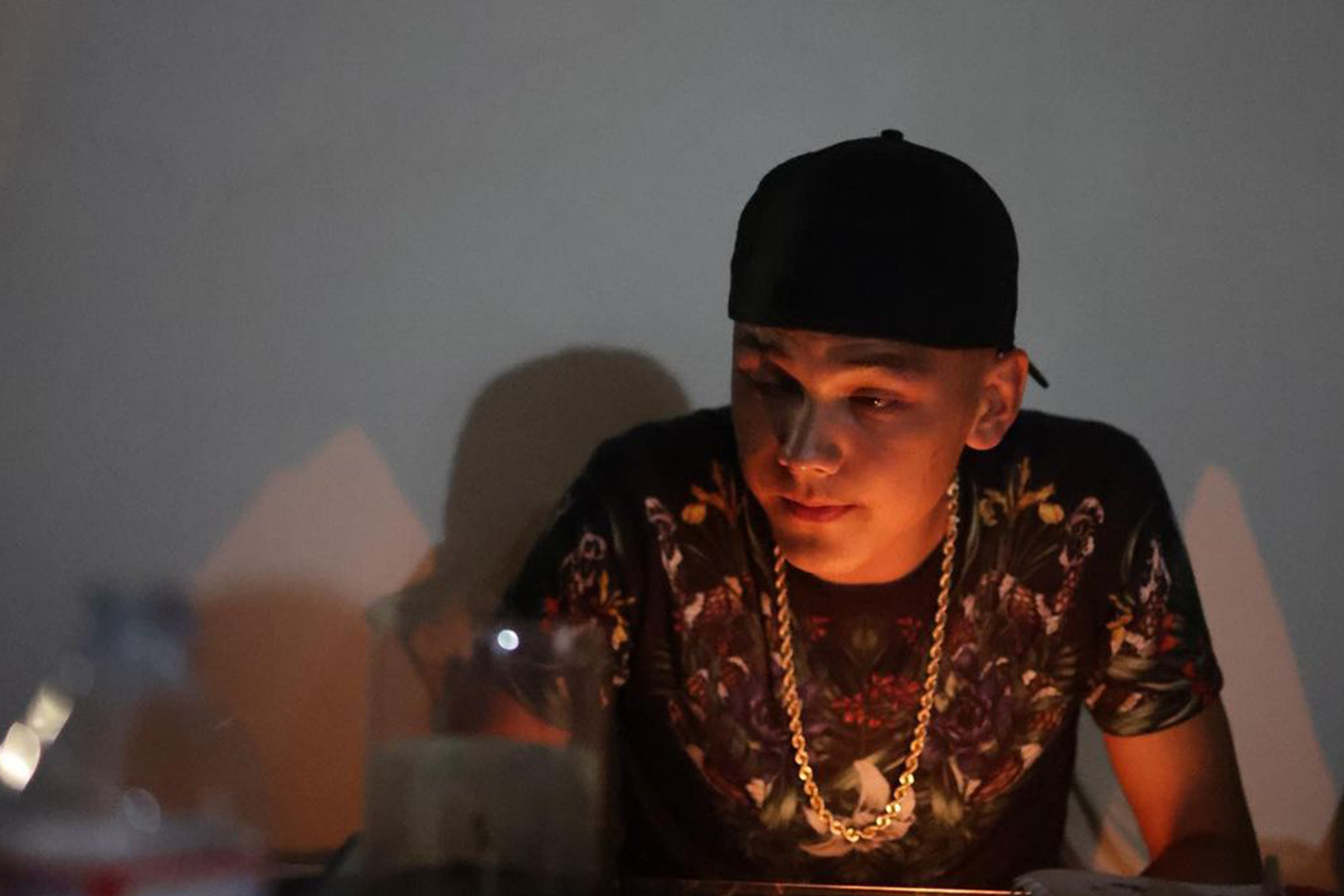 Lee Bloccboy fortsätter comebacken med "En Unge" - Dopest