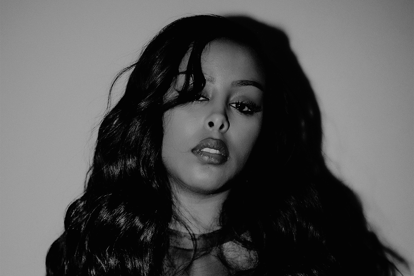 Cherrie firar 10 år som artist med "44" - Dopest